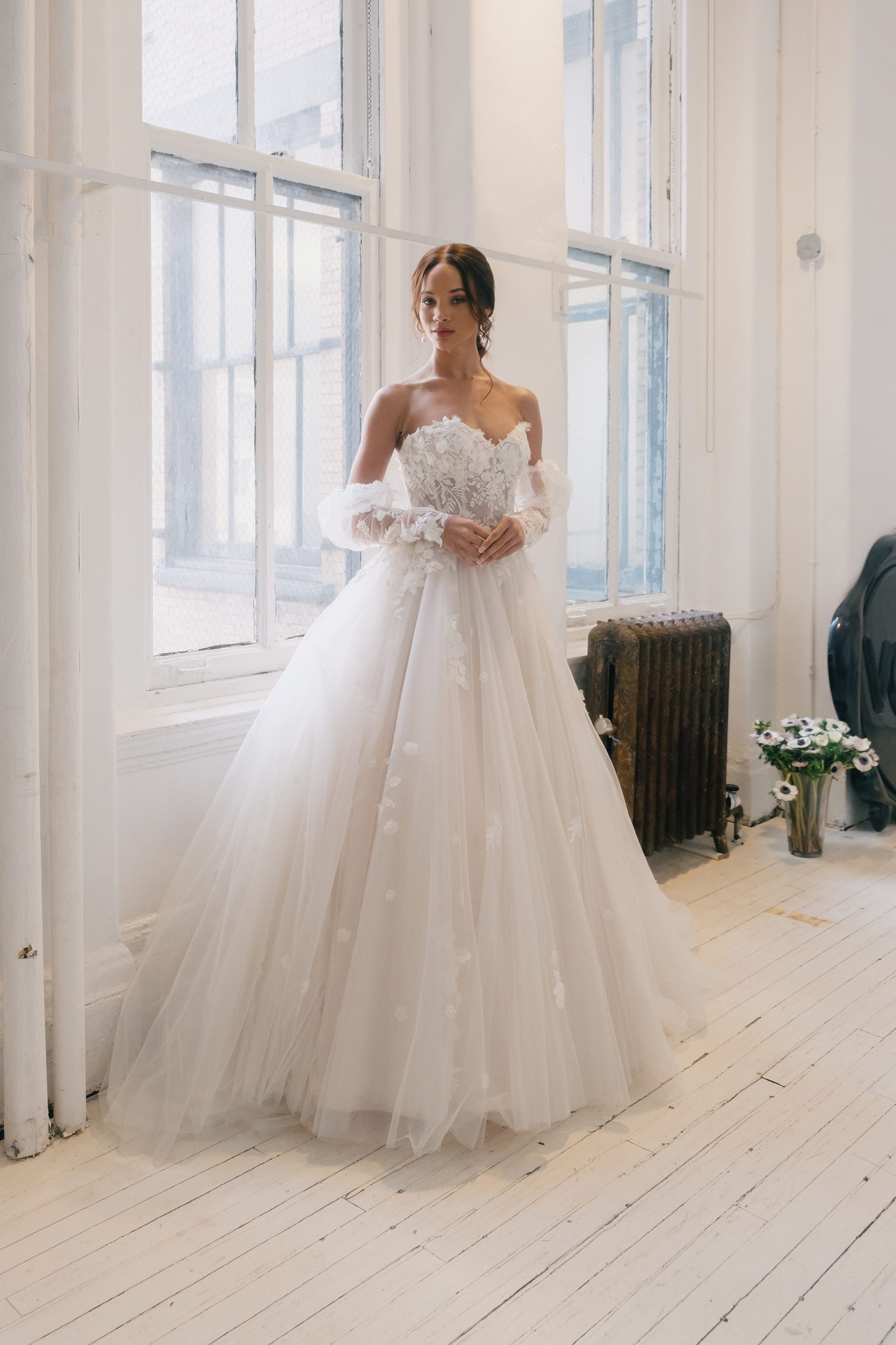 How to Create a Simple and Classic Wedding Look