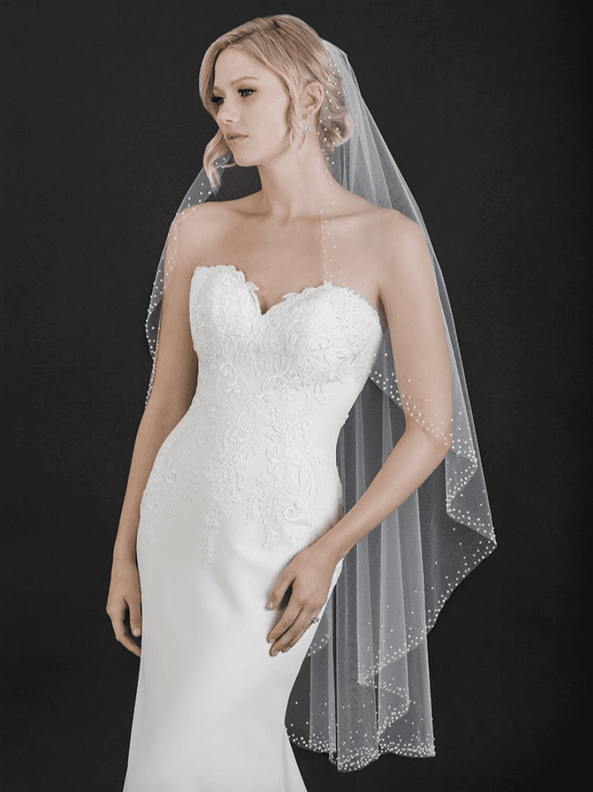 How to Create a Simple and Classic Wedding Look